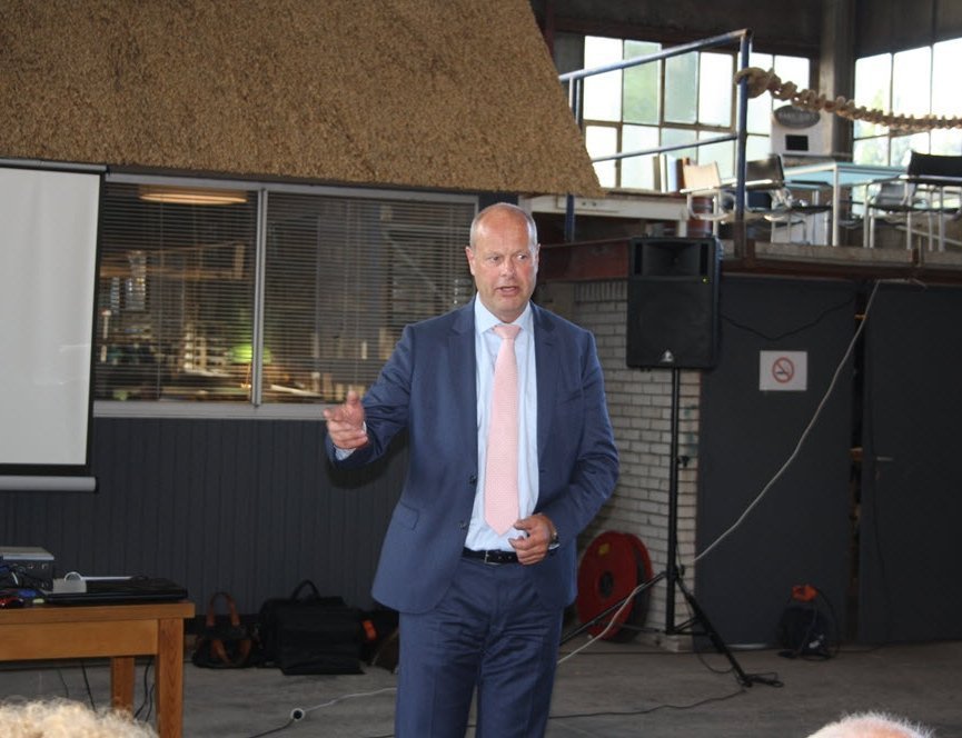 Prof. Dr. van Dijk, CDA gedeputeerde Gelderland spreker bij COP Veluwe ...