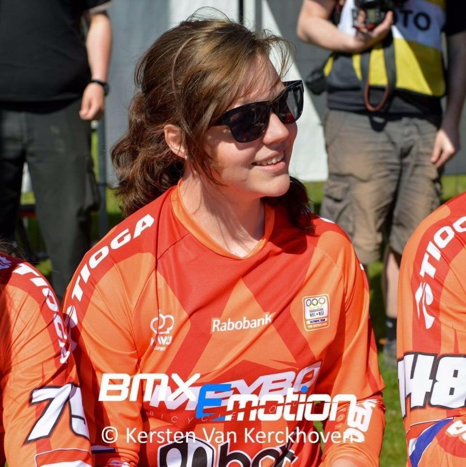 Ruby Huisman (17) uit Hierden verovert wereldtitel BMX ...