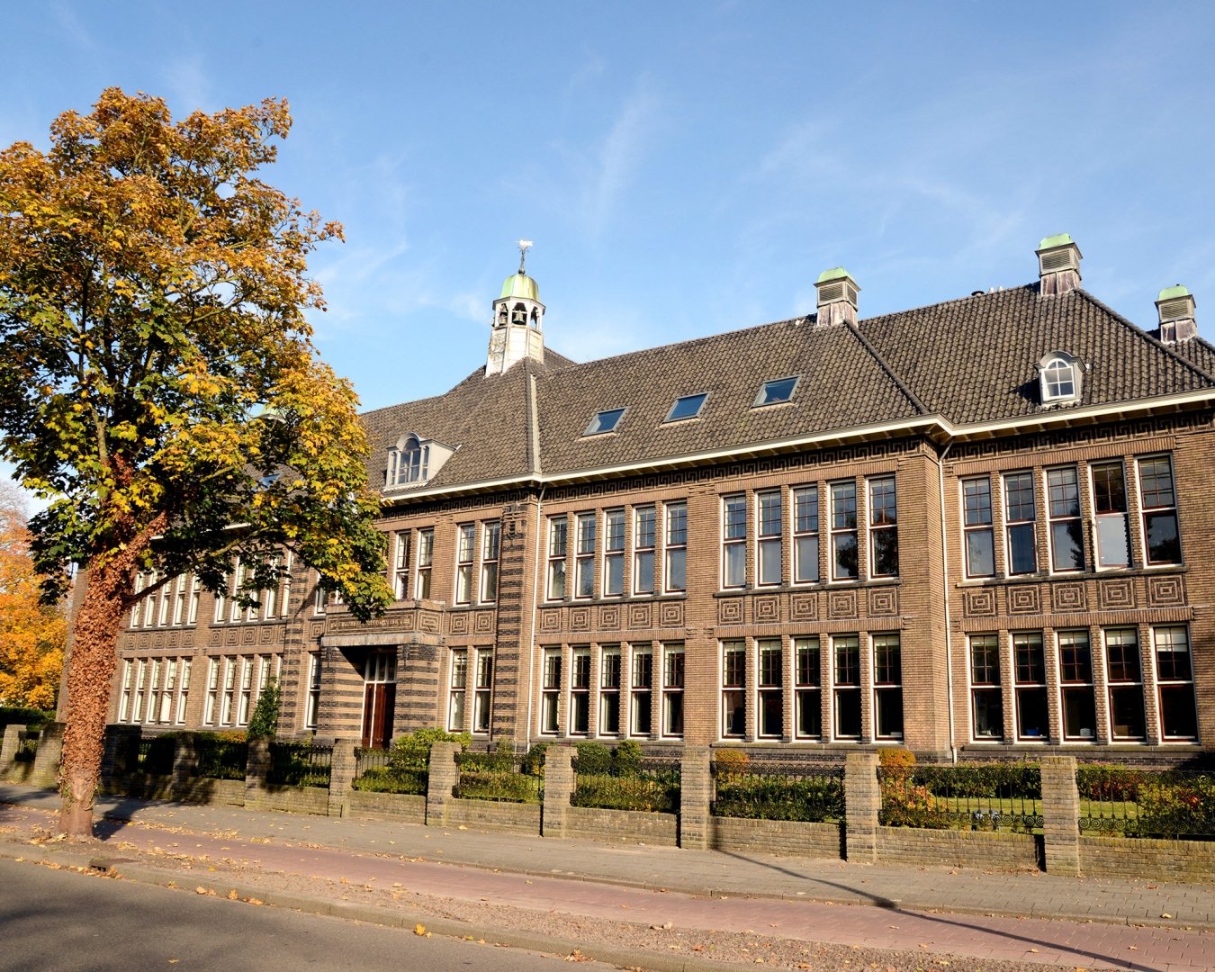 Leerlingen 5 VWO van het CCNV Harderwijk een week thuisblijven ivm ...