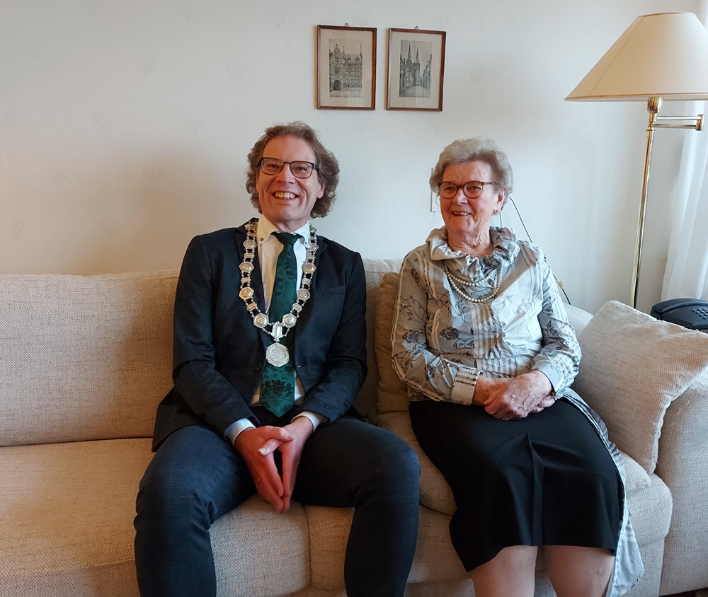 Mevrouw Nijhuis - Jonkman viert 101ste verjaardag - Harderwijksezaken.nl Mevrouw Nijhuis - Jonkman viert 101ste verjaardag - Harderwijksezaken.nl