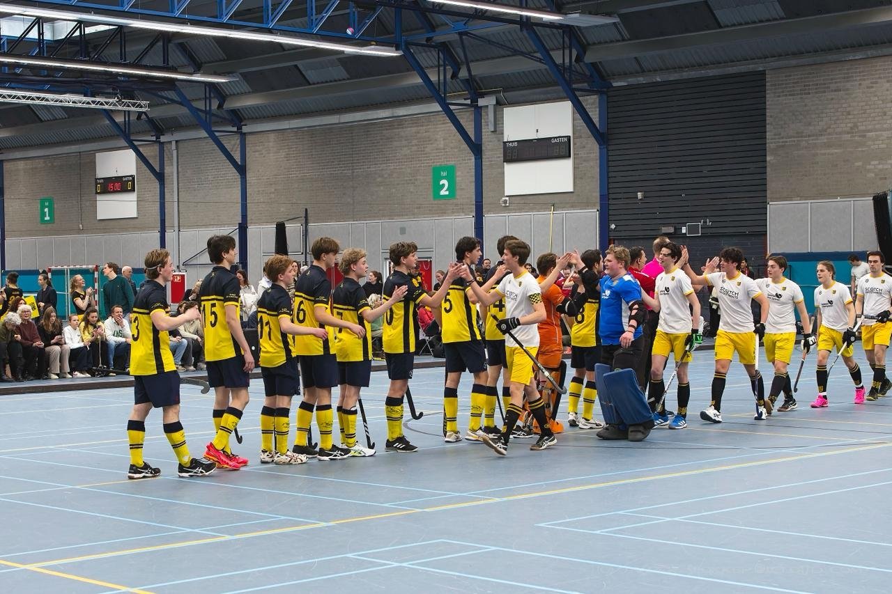 Seizoensafsluiting Mezen HO-25 op NK zaalhockey - Harderwijksezaken.nl